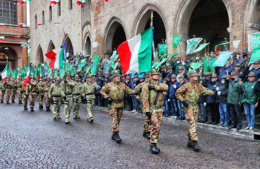 Napoli: gli alpini celebrano il loro 150° compleanno nella città dove ... Napoli: gli alpini celebrano il loro 150° compleanno nella città dove ...