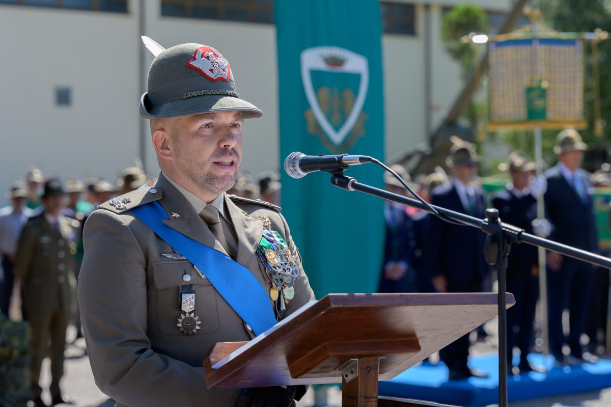 Il gen. B. Franco Del Favero nuovo comandante della Julia ...