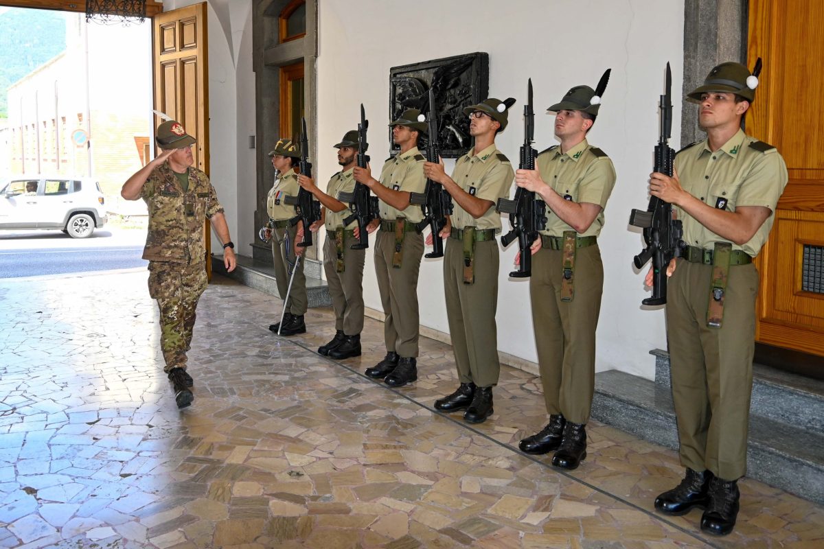 Saluto di commiato del gen. Majoli ai suoi alpini - Associazione ...