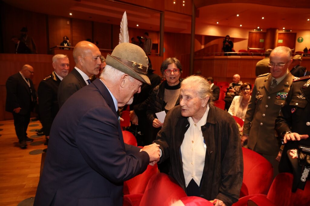 Cerimonia a Udine per i cento anni della Medaglia d'Oro Paola Del Din ...